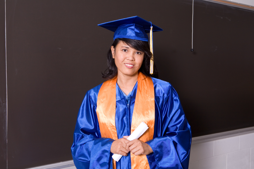 6 superb scholarships for Filipino students